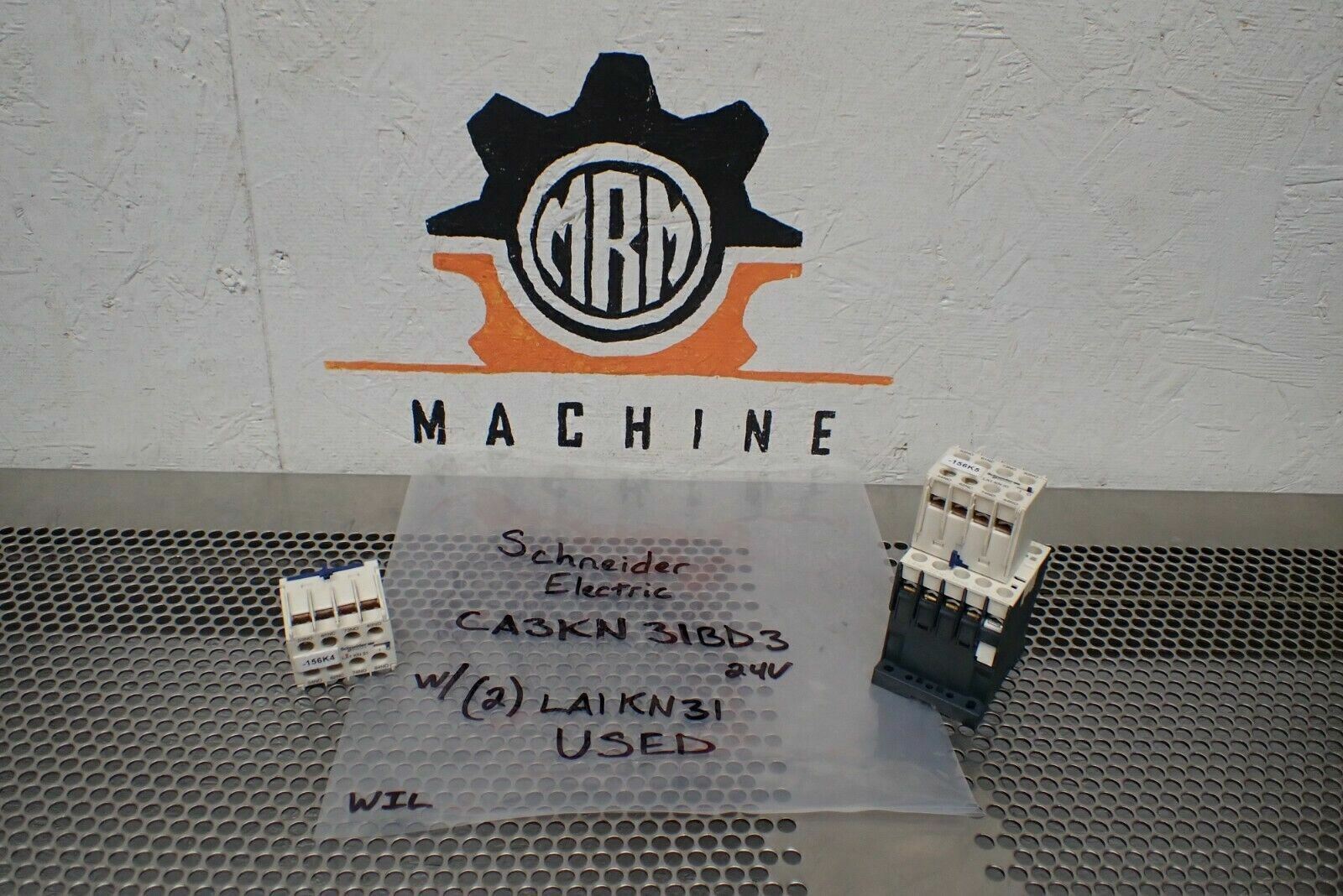 Schneider Electric CA3KNB1BD3 24V Control Relay & (2) LA1KN31 Contact ...