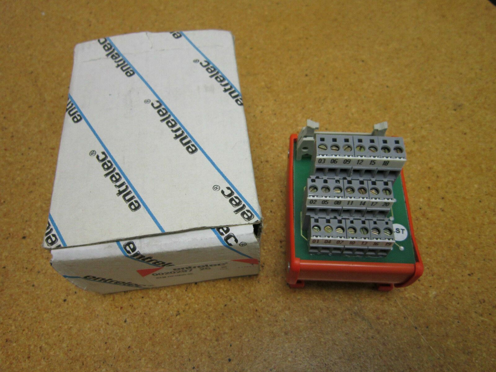 Entrelec 0020297 24 PLC INTERFACE ACCESSORY BFM HE10/20.3E – MRM Machine