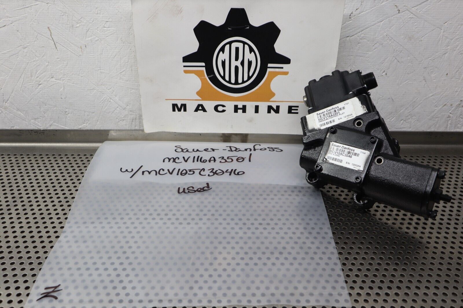 Sauer-Danfoss MCV116A3501 Pressure Control Pilot & MCV105C3046 EDC 4-2 ...
